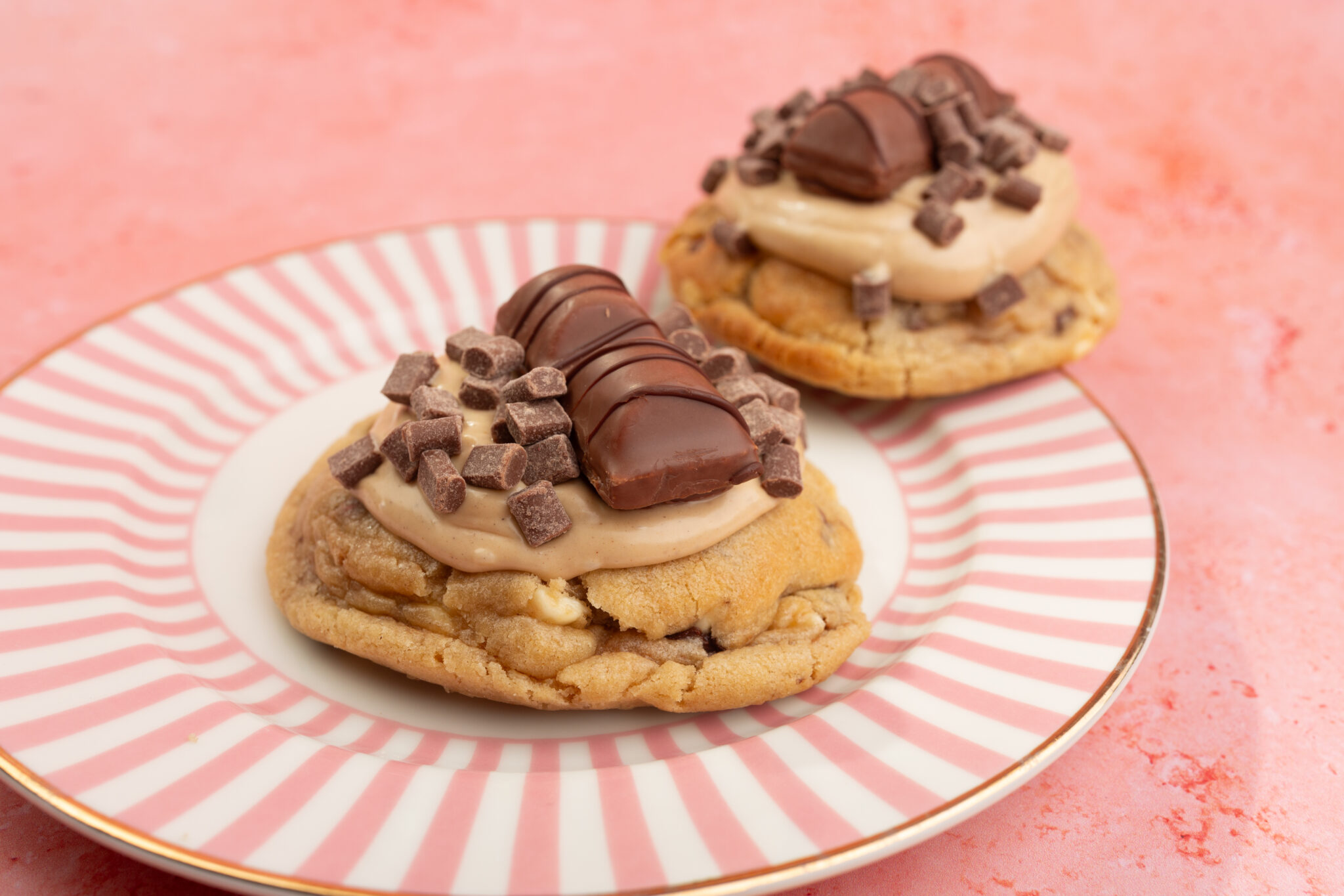 Kinder Bueno Topped Stuffed NYC Cookie - Bakeaholics